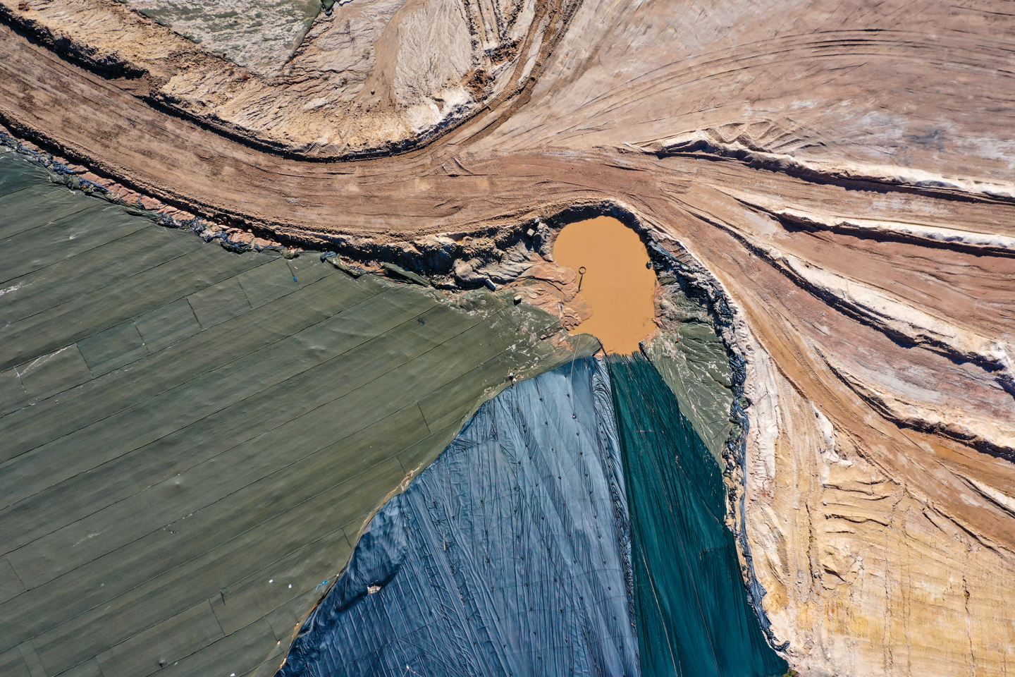 Extraction / Abstraction - Alexander Heilner